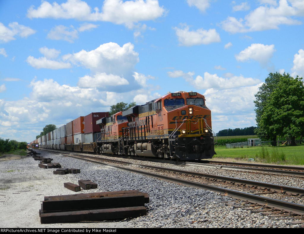 BNSF 7034